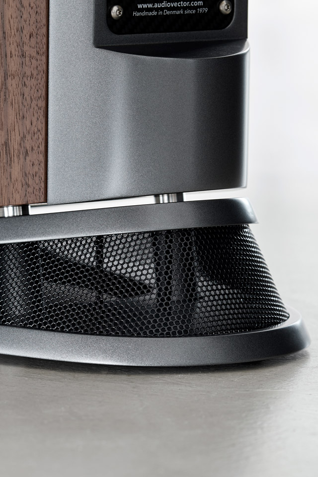 Audiovector R3 Avantgarde floor speaker